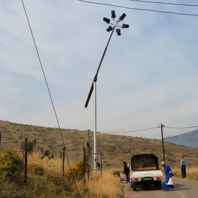 Mid Hinged Masts – Steel Street light Poles – Industrial Poles and High ...